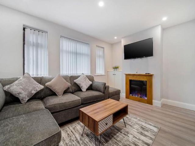 85 Joanmount Gardens, Belfast, BT14 6NY