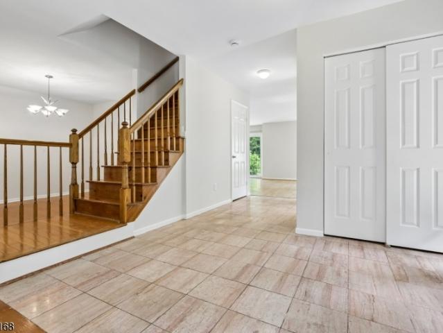 85 Laurelwood Ct