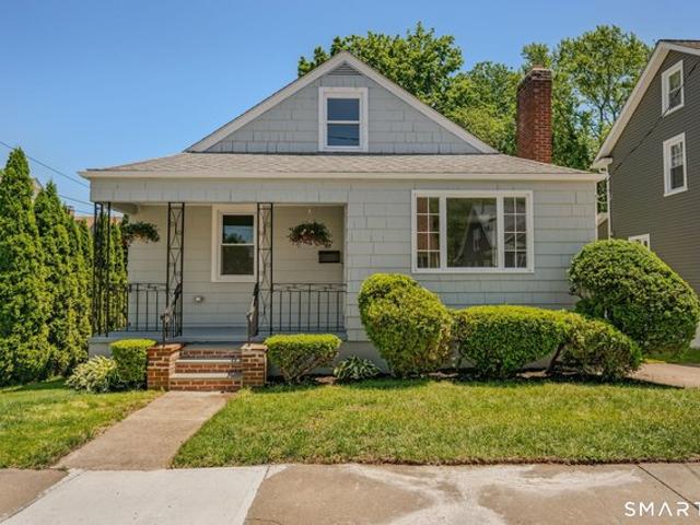 85 Ledyard St, New London, CT 06320