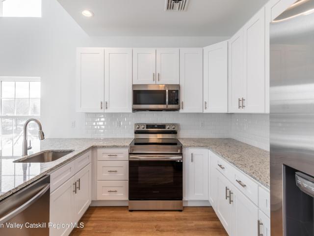 85 Ledge Court