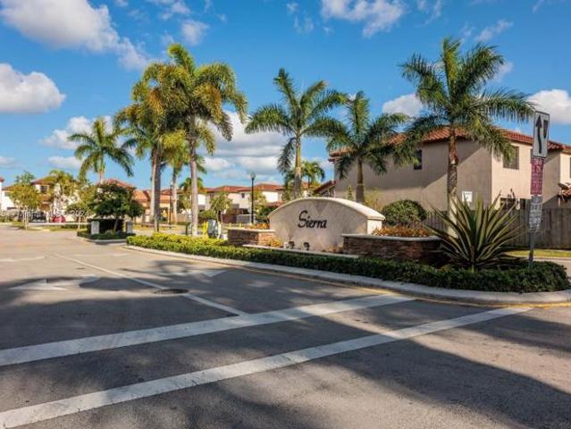85 NE 37th Pl, Homestead, FL 33033