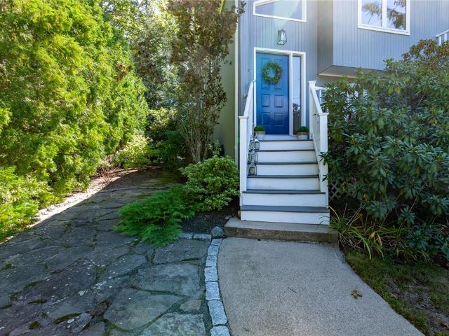 85 North River Drive