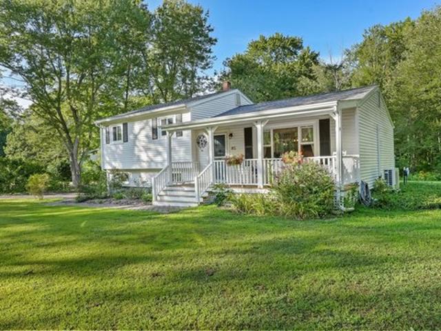 85 Oak Wood Dr, Monroe, CT 06468