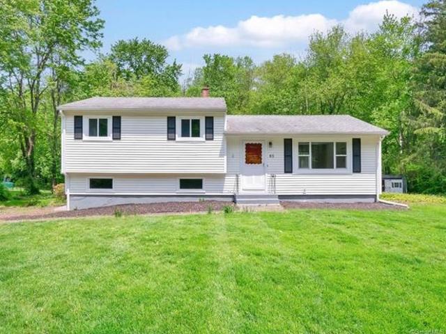 85 Oak Wood Dr, Monroe, CT 06468