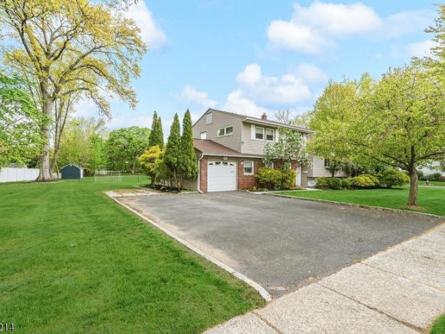 85 Redwood Rd