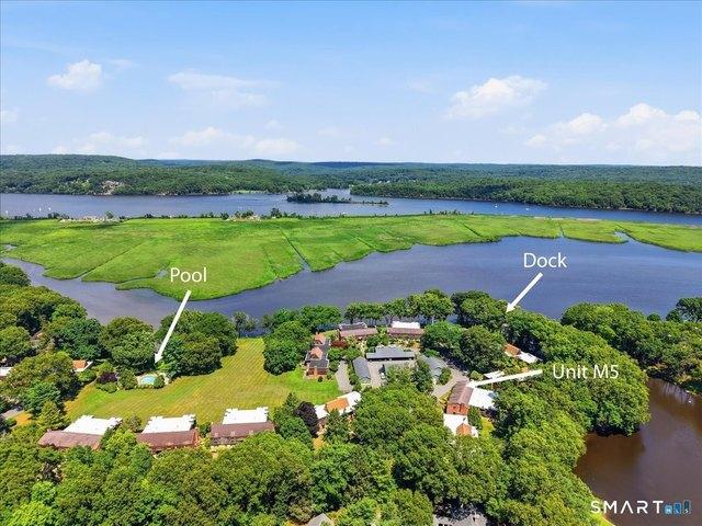 85 River Rd Apt M5, Essex, CT 06426