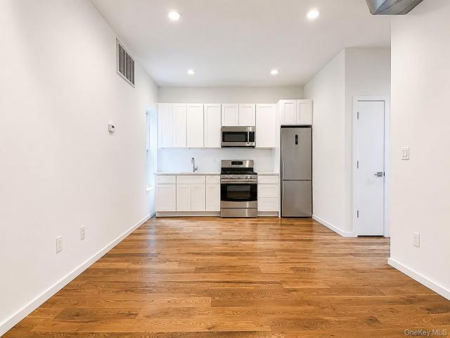 85 Rockaway Avenue