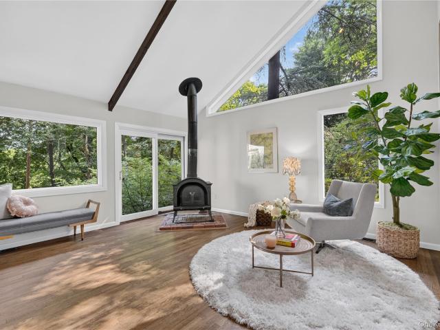 85 Rockland Road