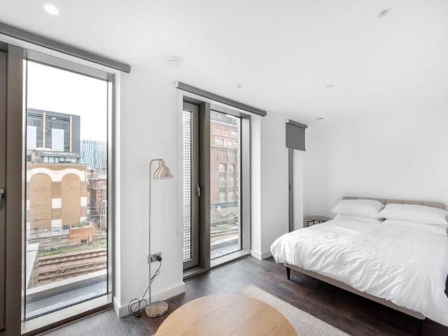 85 Royal Mint Street, London, E1. Studio to rent £2,578 pcm £595 pw