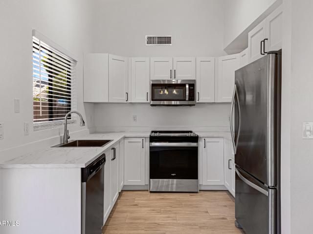 85 S Cypress Court