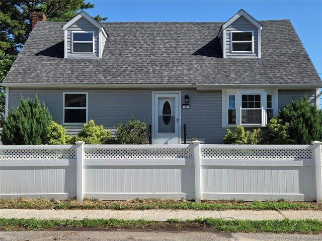 85 Schleigel Blvd, South Farmingdale, NY 11735
