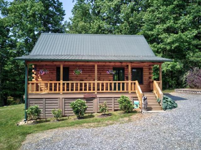 85 Spring Crest Rd, Cleveland, GA 30528