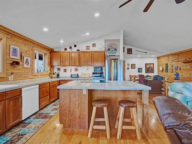 85 Swandyke Court