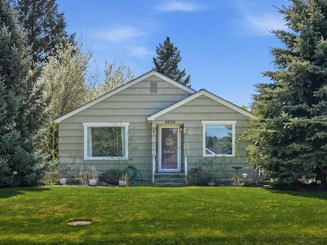 8604 E South Riverway Ave, Millwood, WA 99212