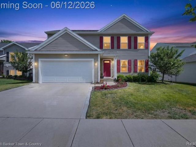 8604 Swartz River Dr, Handy Township, MI 48836