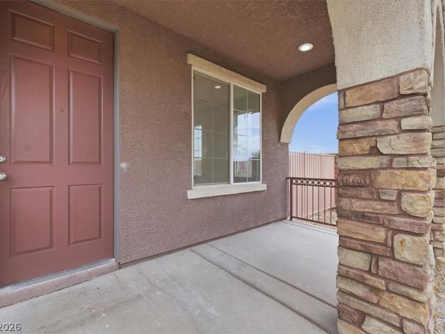 8604 Splendid Leaf Court