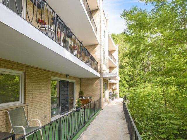 8604 W 95th Pl Apt 202, Hickory Hills, IL 60457