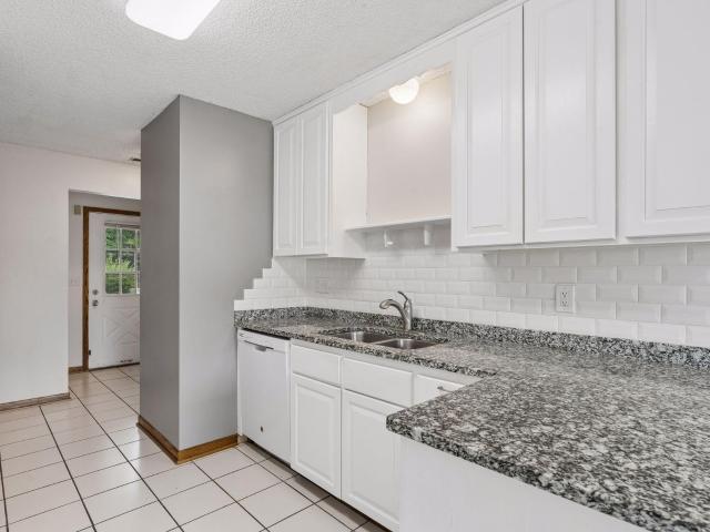 8605 Maplebrook Parkway N