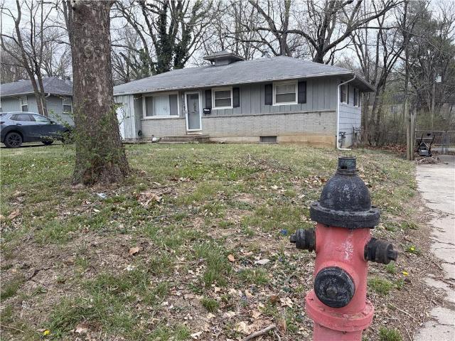 8605 Cambridge Ave, Kansas City, MO 64138 | MLS #2610 | Compass