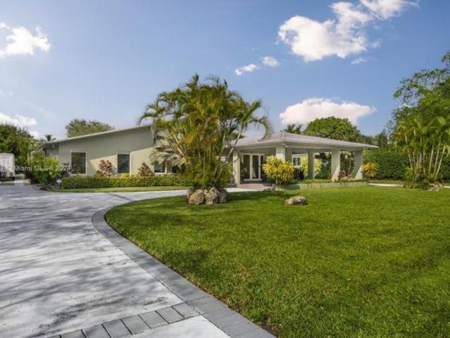 8605 SW 58th St, Miami, FL 33143