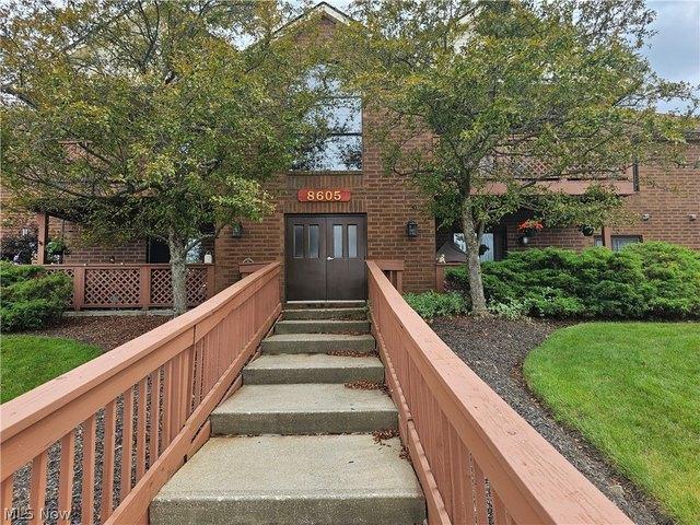 8605 Scenicview Dr Apt 203, Broadview Heights, OH 44147