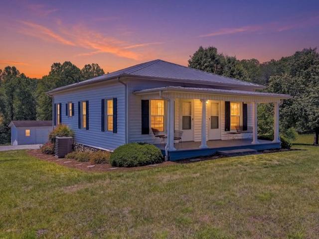 8605 Truevine Rd, Glade Hill, VA 24092