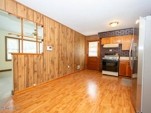 8606 Denise Dr