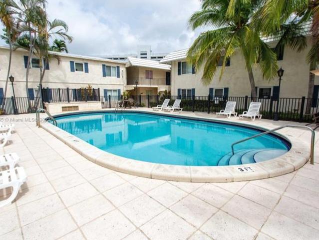 8607 Sw 68Th Ct 1, Pinecrest, FL