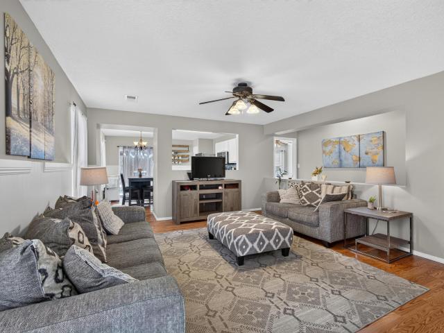8608 Casa Linda Court NW