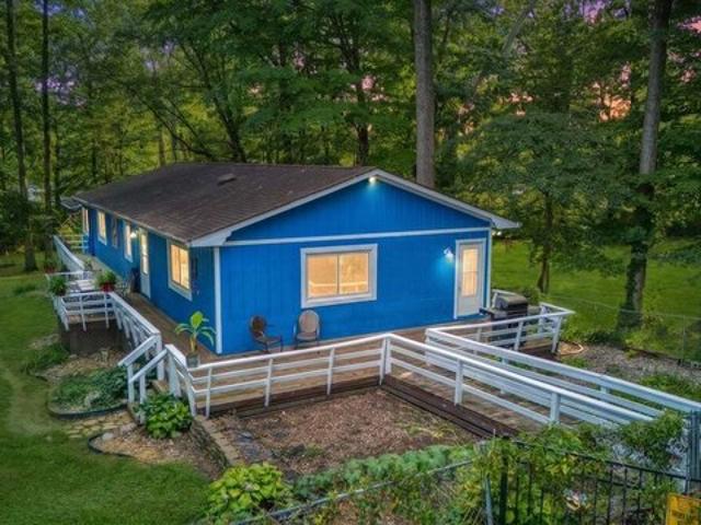 8608 S Providence Dr, Nineveh, IN 46164