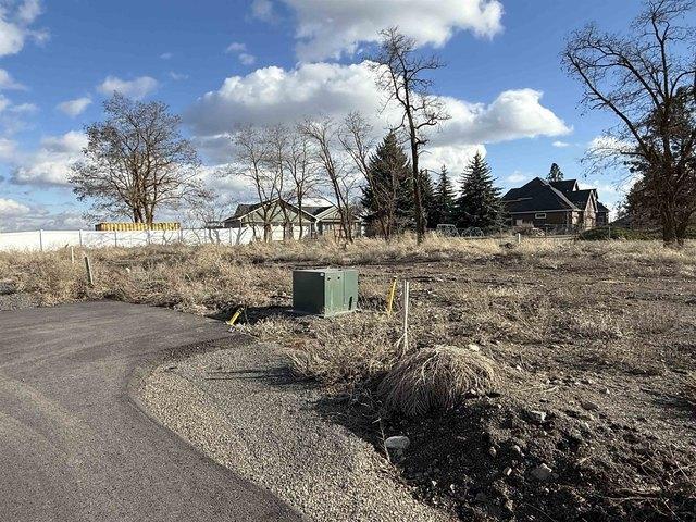 8608 W Panorama Dr, Spokane, WA 99208