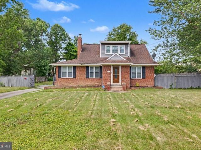 8608 Woodlawn Ct, Alexandria, VA 22309