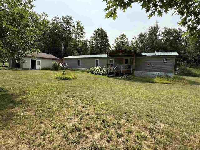 8609 Boynton Rd, Harbor Springs, MI 49740