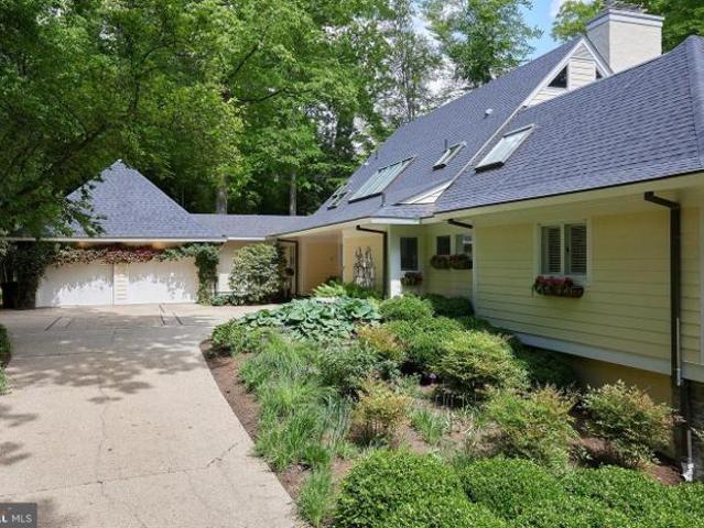 8609 Darby Pl, Bethesda, MD 20817