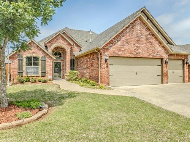8609 SW 66th Place