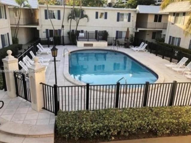 8609 68th Ct SW #21, Pinecrest, FL 33156