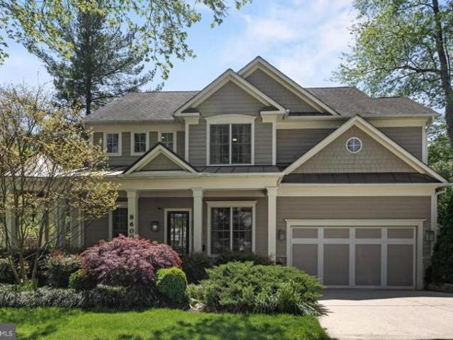 8600 Melwood Rd, Bethesda, MD 20817