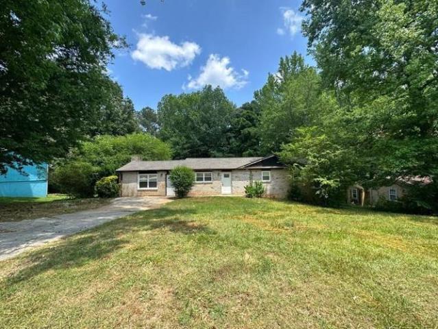 8600 Chestnut Ln, Lithia Springs, GA 30122