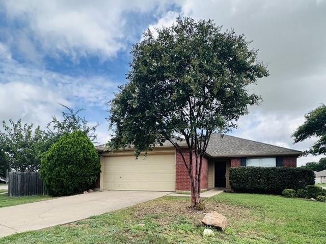 8600 Hawkview Dr, Fort Worth, TX 76179
