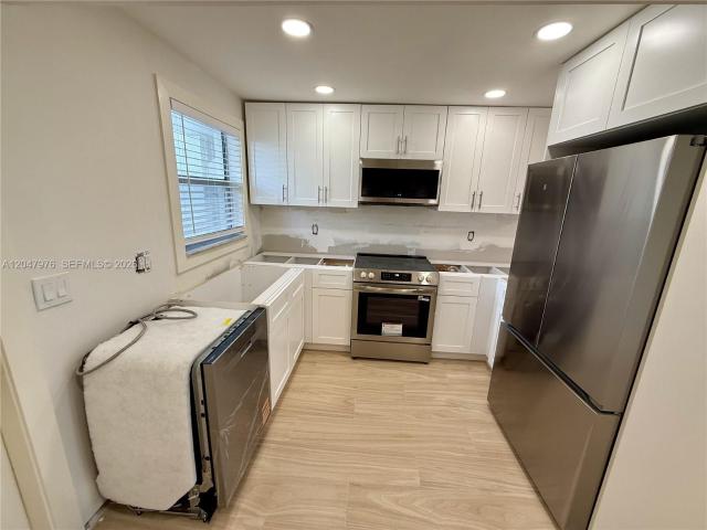 8600 Sunrise Lakes Blvd Unit 102, Sunrise, US, FL