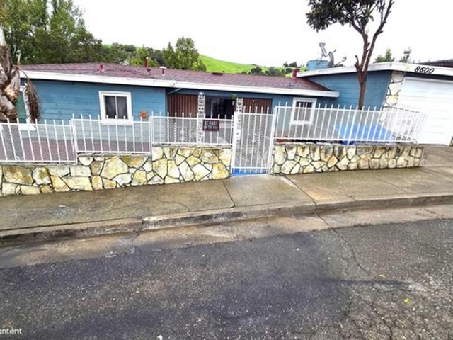 8600 Seneca St, Oakland, CA 94605
