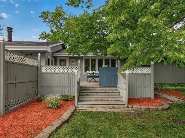 8600 31st Ave N, Crystal, MN 55427