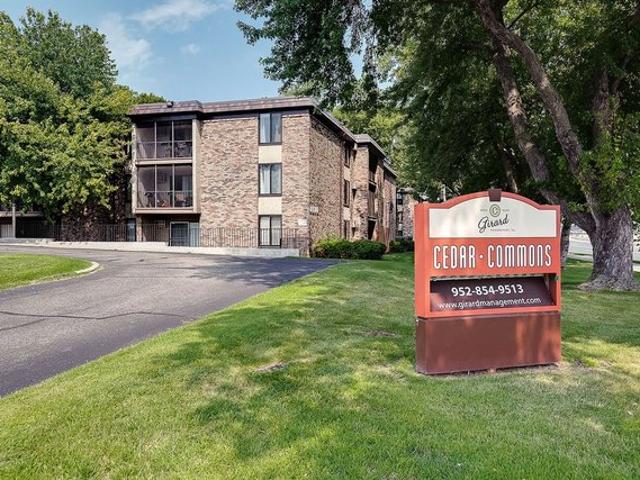 8600 8660/8 Old Cedar Ave, Bloomington, MN 55425
