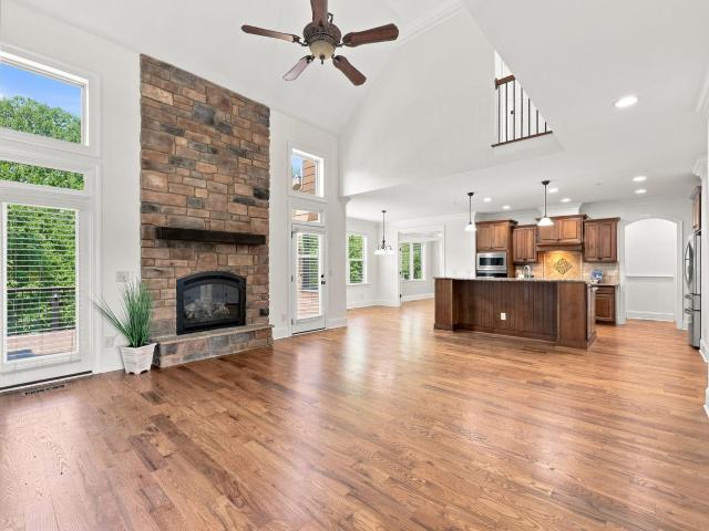 8601 Mangum Hollow Drive