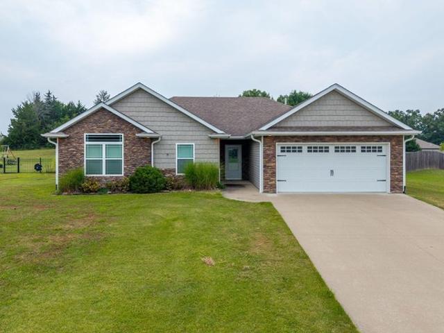 8601 N Emma Ln, Columbia, MO 65202