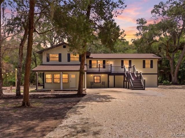 8601 N Maple Ave, Crystal River, FL 34428