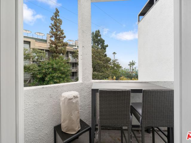 8601 N W Knoll Dr, Unit 5, West Hollywood, CA 90069 | MLS #26860