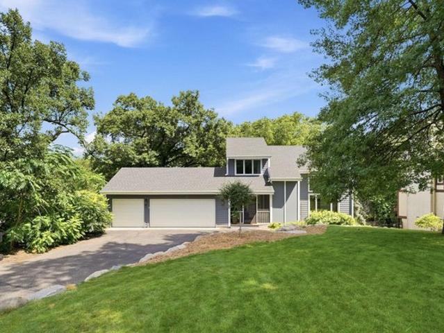 8601 Chalet Rd, Bloomington, MN 55438