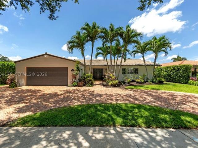 8601 Dundee Ter, Miami Lakes, FL 33016