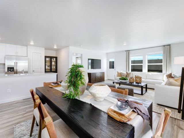 8601 E Love Ct